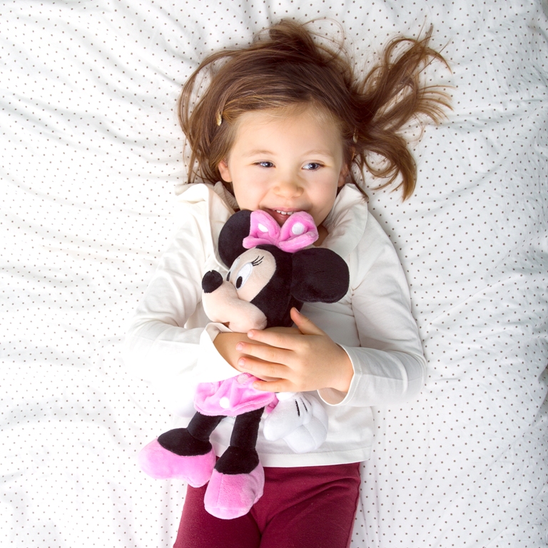 Disney - Peluche minnie core 25 cm Doudouplanet, Livraison Gratuite 24/48h
